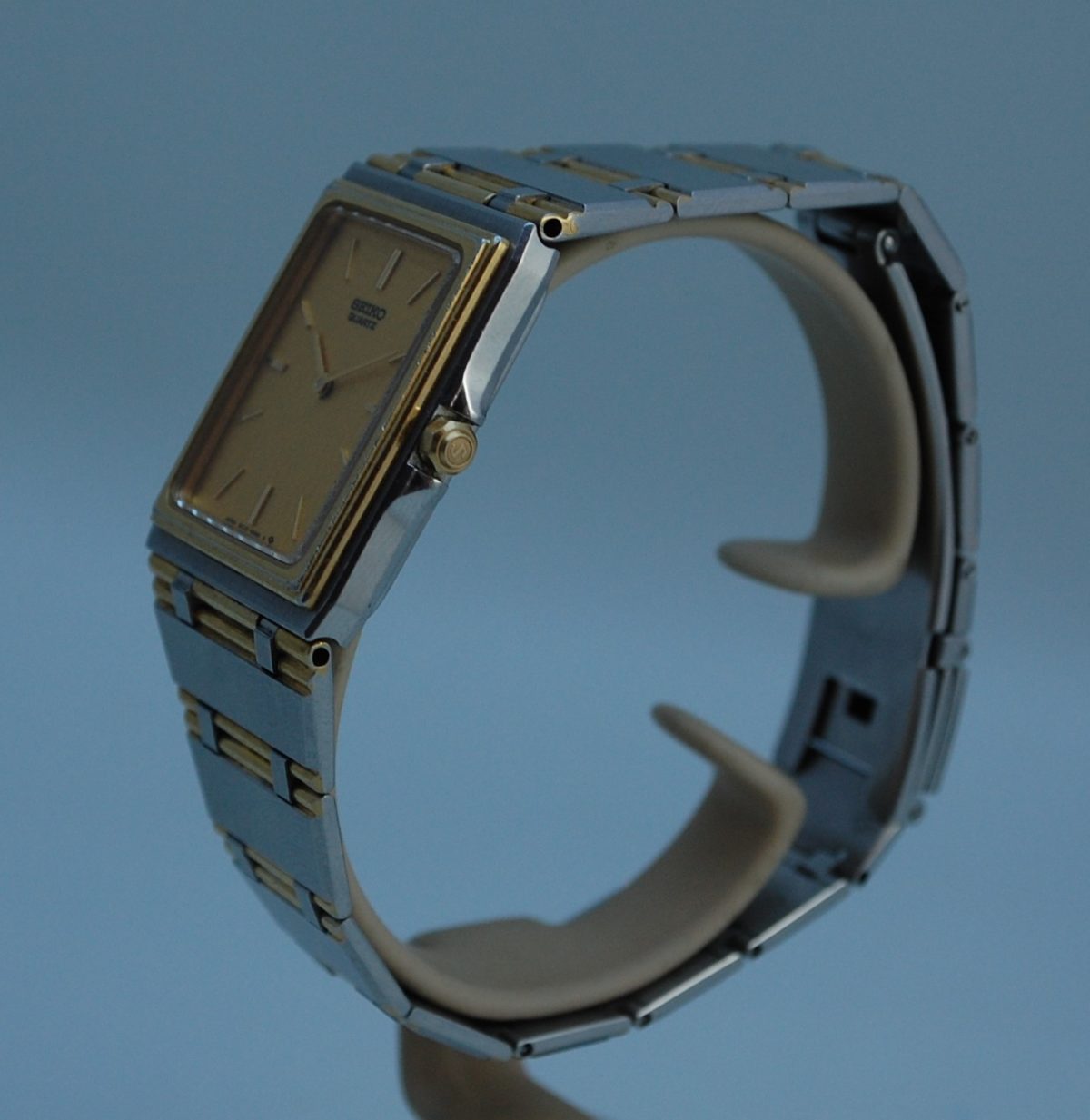 SOLD 1984 Seiko 9020-5330 - Birth Year Watches