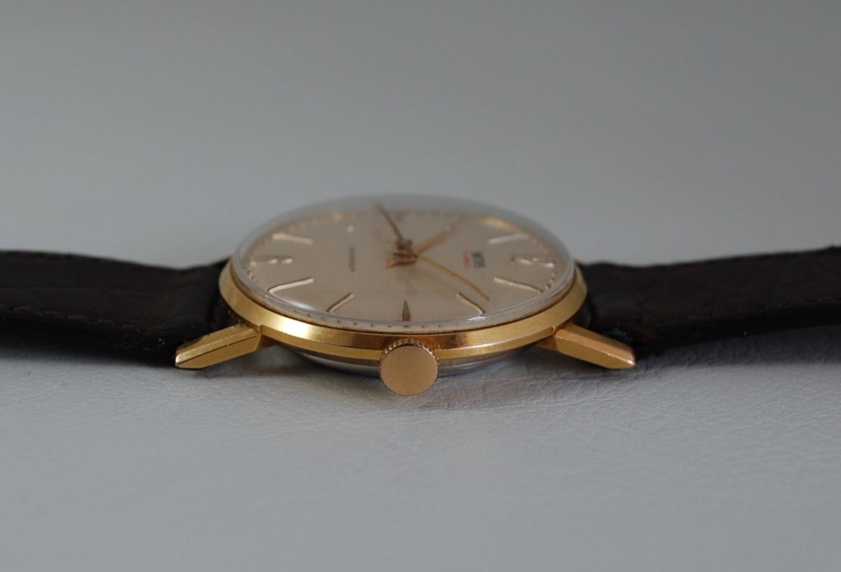 SOLD 1964 Smiths Cambrian Raglan with box - Birth Year Watches