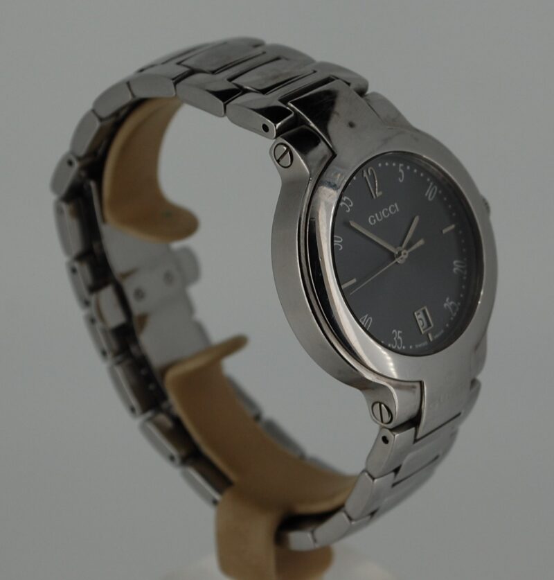 SOLD 2002 Gucci 8900M with box and papers - Birth Year Watches