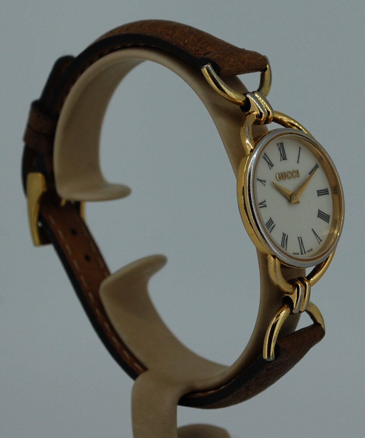 SOLD c1995 Ladies Gucci 6000.2.L - Birth Year Watches