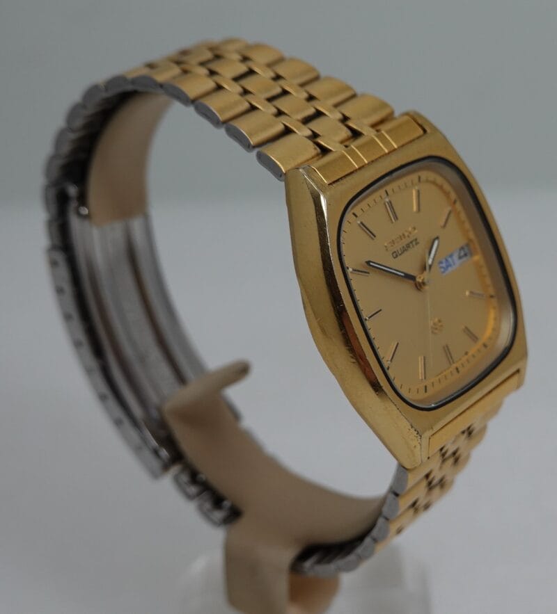 SOLD 1983 Seiko SQ 8123-5110 - Birth Year Watches