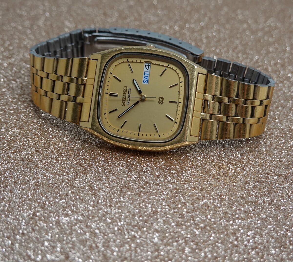 SOLD 1983 Seiko SQ 8123-5110 - Birth Year Watches